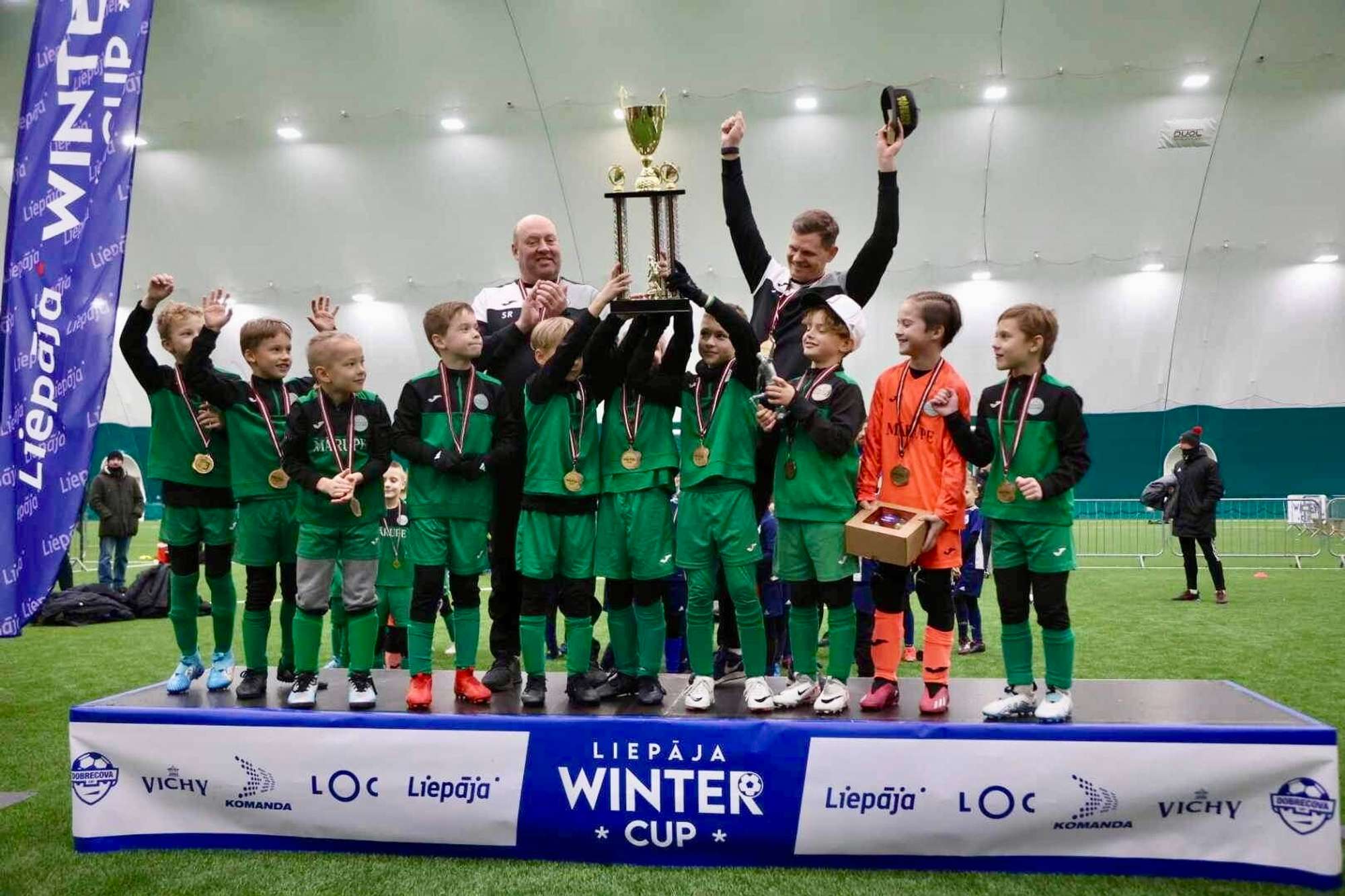 Foto: LOC Futbola hallē aizvadīts futbola turnīra “Liepāja Winter cup” 2. posms | liepajniekiem.lv