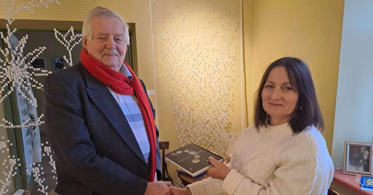 Foto: Opermūzikas svētku rīkotāju Daini Kalnu uz Grobiņu atved portrets ...