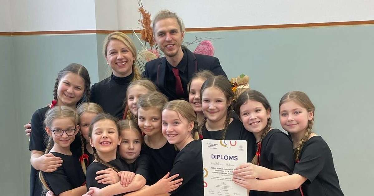 LMMDV kora klases meiteņu ansamblis izcīna vietu konkursa “Balsis 2025 ...