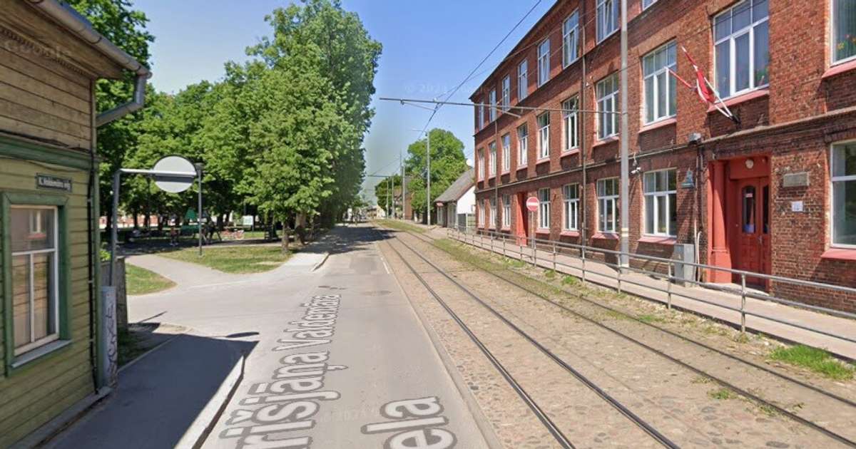 Barjeras, krāsas un ātrumvaļņi: kā Liepājā grasās sakārtot satiksmi pie ...